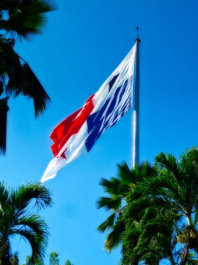 THINGS TO DO IN PANAMA: hike cerro ancon | Vista Cañas